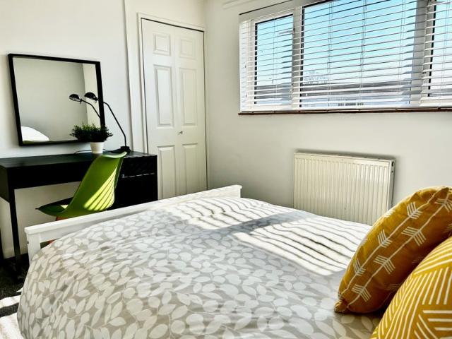 House at Dovedale Crescent, Crawley