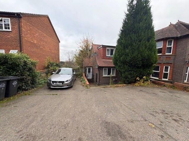 House at Downs Road, Luton