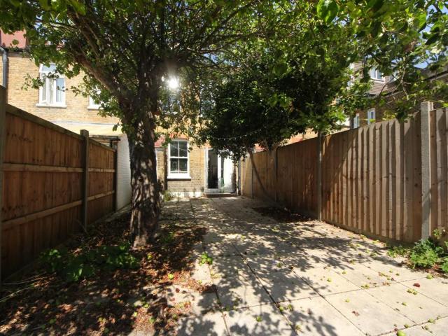 House at Drayton Avenue, Greater London