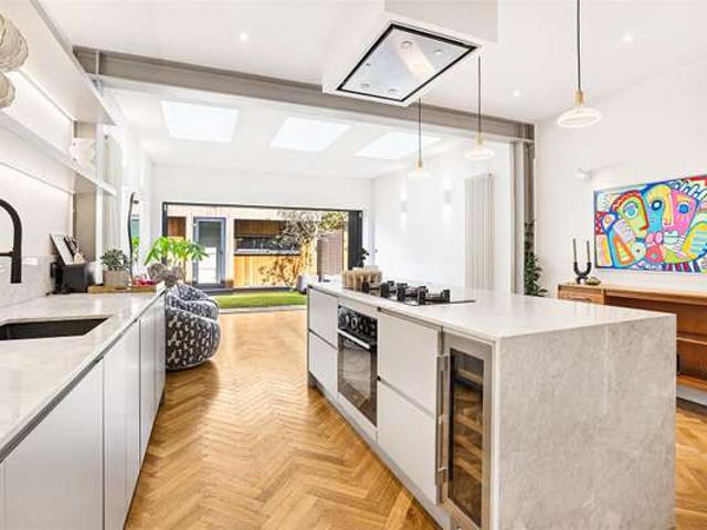 House at Drayton Avenue, Greater London