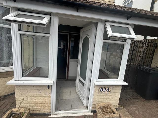 House at Dunstable Road, Luton