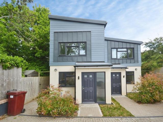 House at Dudley Close, Reading