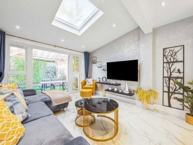 House at Duke Road, Greater London