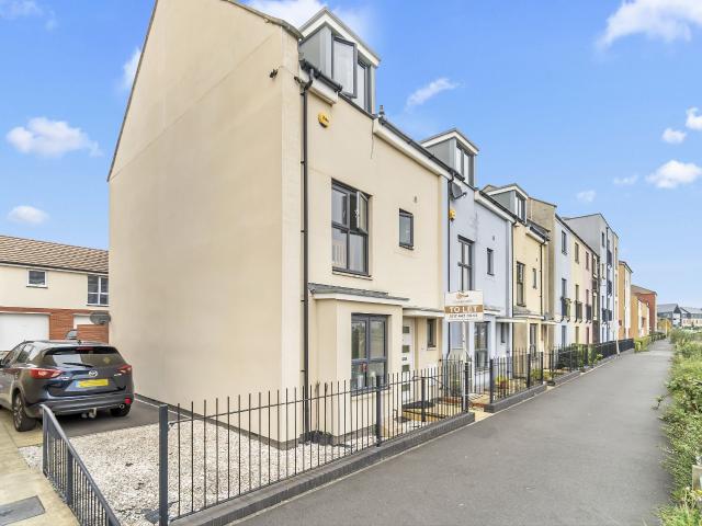 House at Eighteen Acre Drive, Patchway