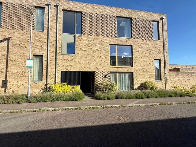 House at Ellis Road, Cambridge