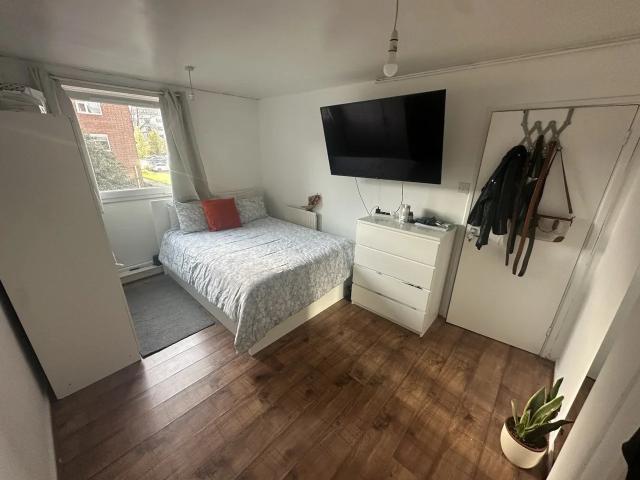 House at Emmott Close, Greater London
