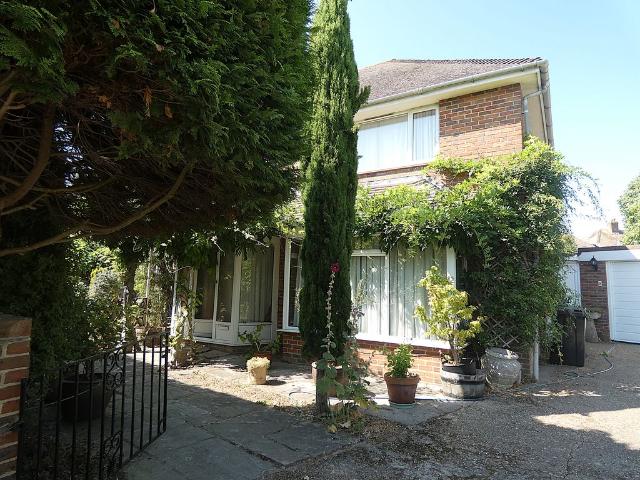 House at Esmond Close, Emsworth