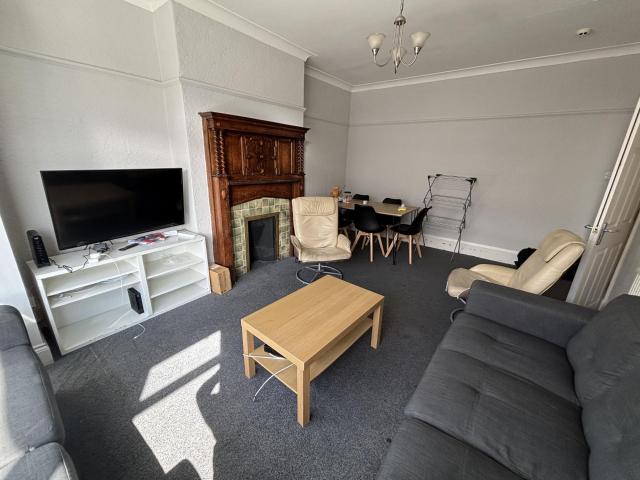 House at Estcourt Avenue, Leeds