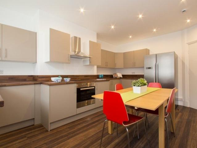 House at Estcourt Avenue, Leeds