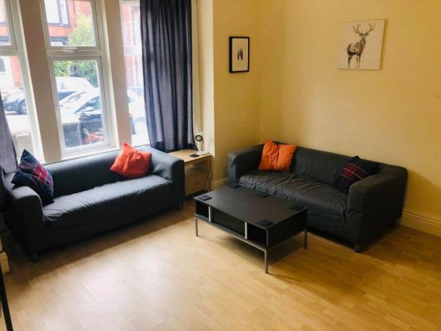 House at Estcourt Avenue, Leeds