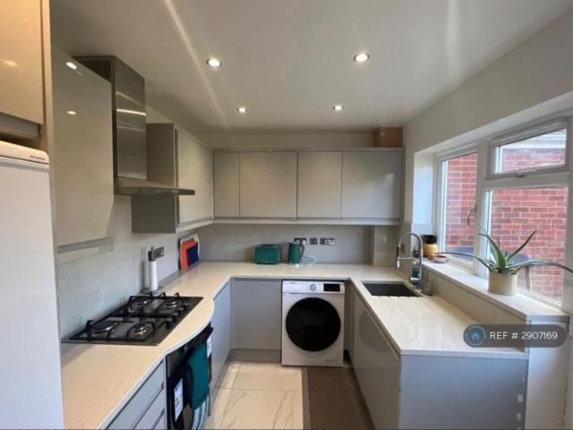 House at Eynsham Close, Reading