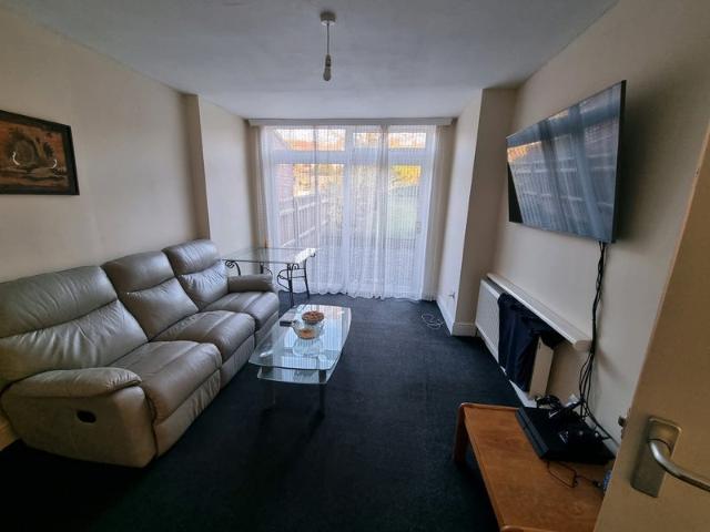 House at Fairford Avenue, Luton