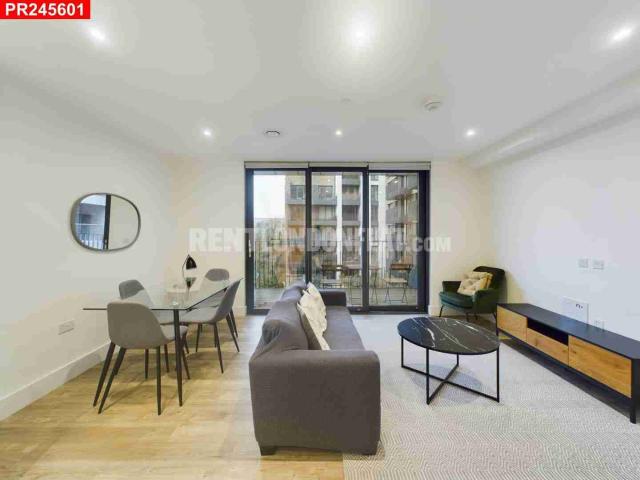 Apartment at Fairfield Avenue, Borough of Spelthorne