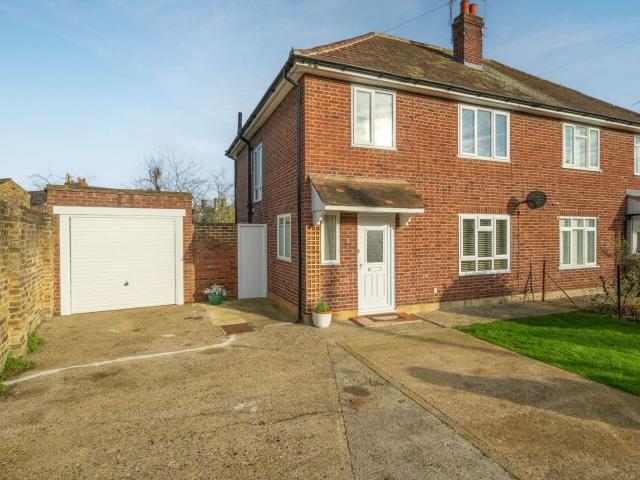 House at Fairlight Avenue, Windsor