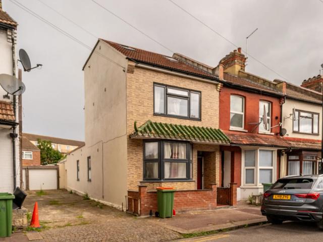 House at Falcon Street, Greater London