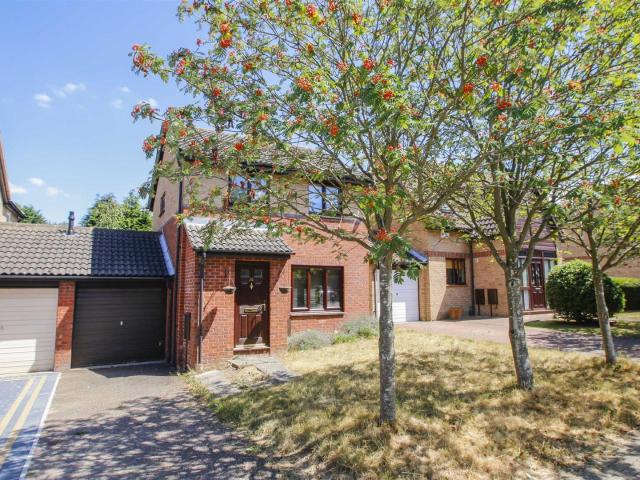 House at Faraday Drive, Shenley Brook End
