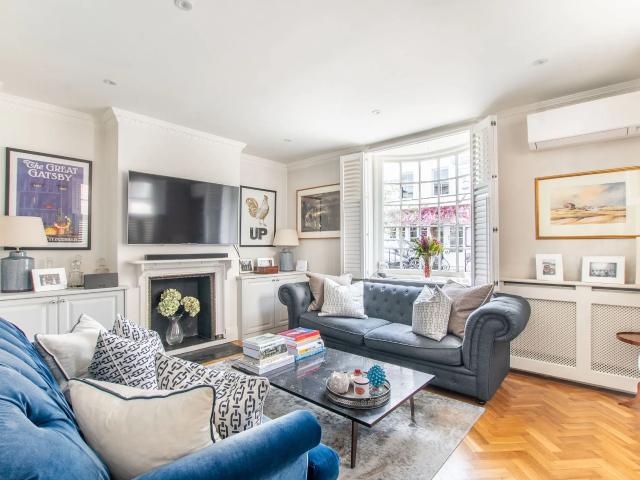 House at Farmer Street, Greater London