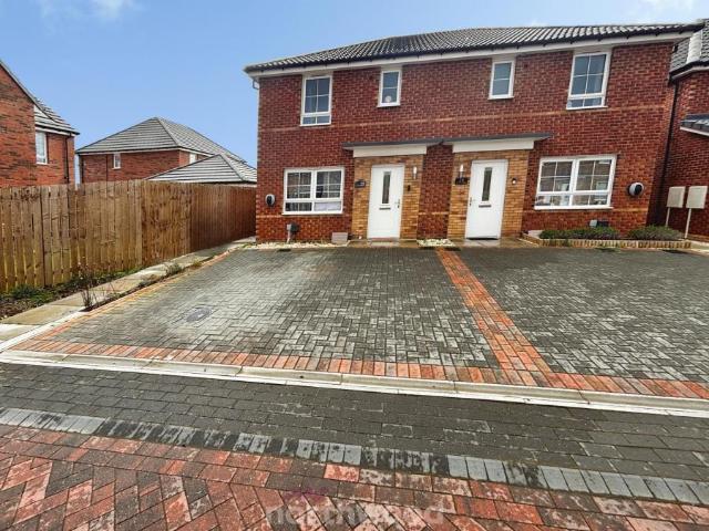House at Farmhouse Drive, Doncaster