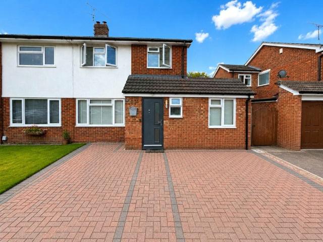 House at Farnham Road, Hart