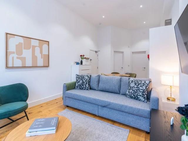 House at Farringdon Road, Greater London