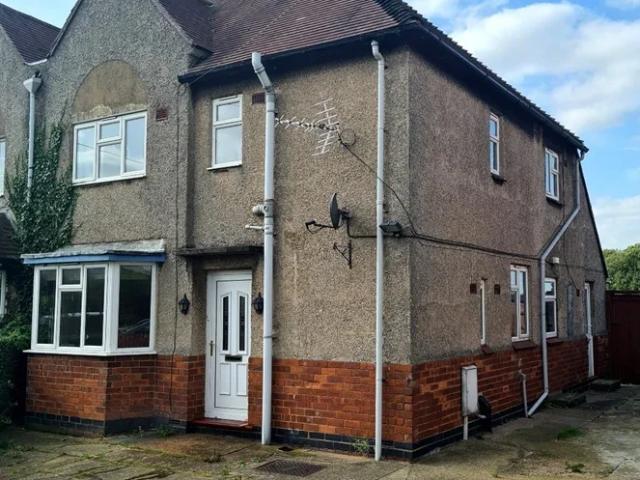 House at Fauld Lane, East Staffordshire