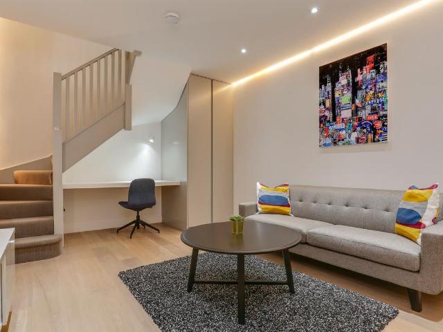 House at Finchley Road, Greater London