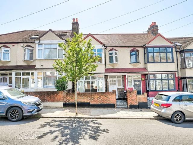 House at Fishponds Road, Greater London