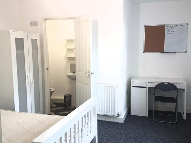 House at Founder Close, Coventry