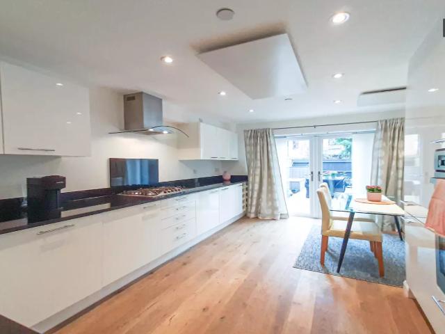 Apartment at Fowey Close, Greater London
