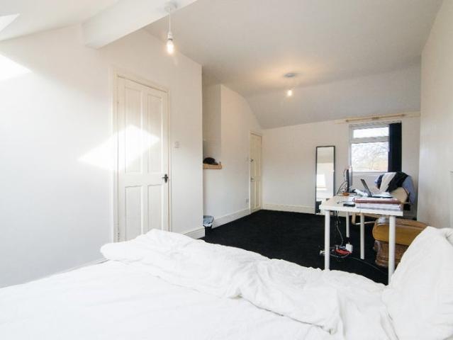 Room at Foxbank Street, Manchester