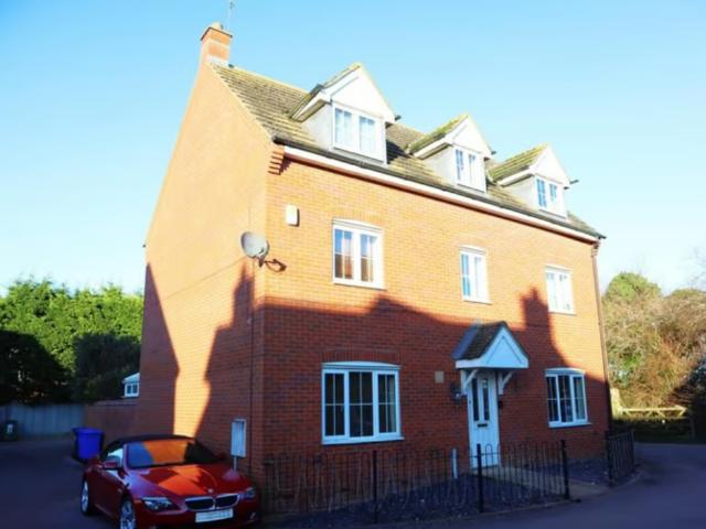 House at Foxholes Close, Deanshanger