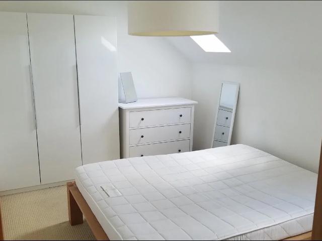 Room at Frenchay Hill, Bristol
