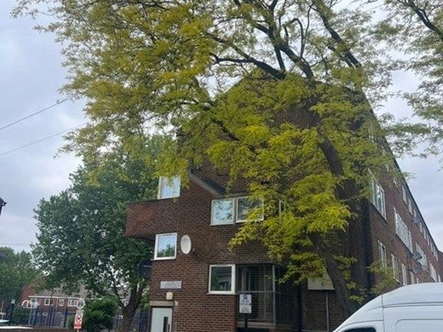 House at Gainsborough Avenue, Greater London