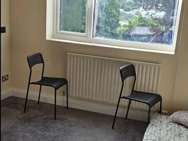 Room at Galpin's Road, Greater London