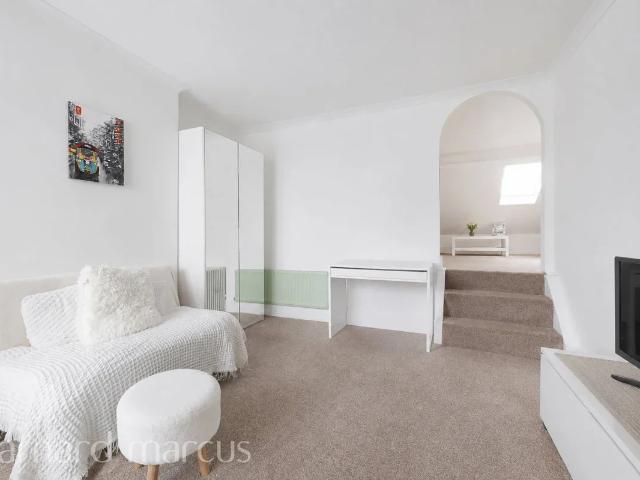 House at Garratt Terrace, Greater London