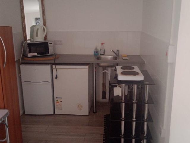 Room at Gorringe Park Avenue, Greater London