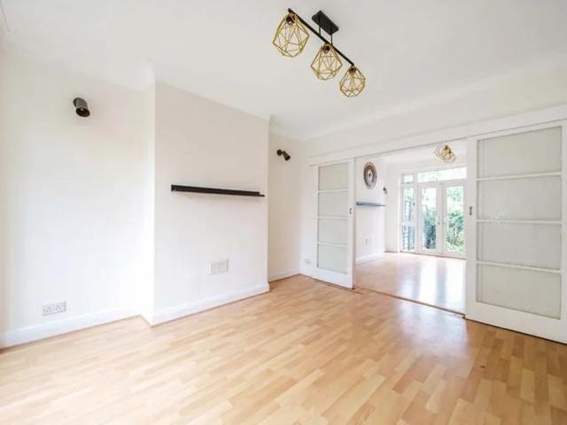 House at Glebe Way, Greater London