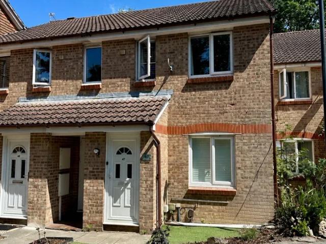 House at Glenview Close, Crawley