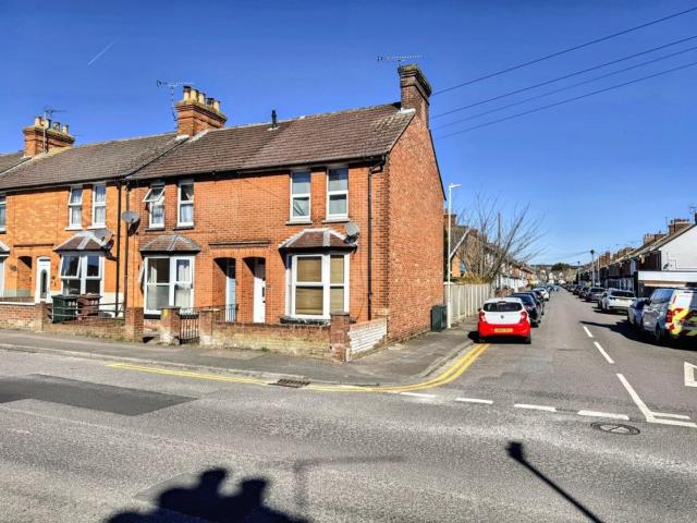 House at Grantley Close, Ashford