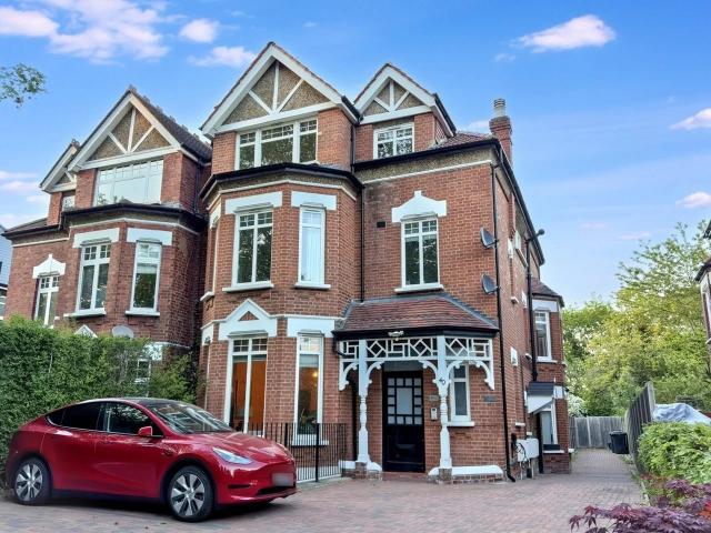 House at Great North Road, Greater London