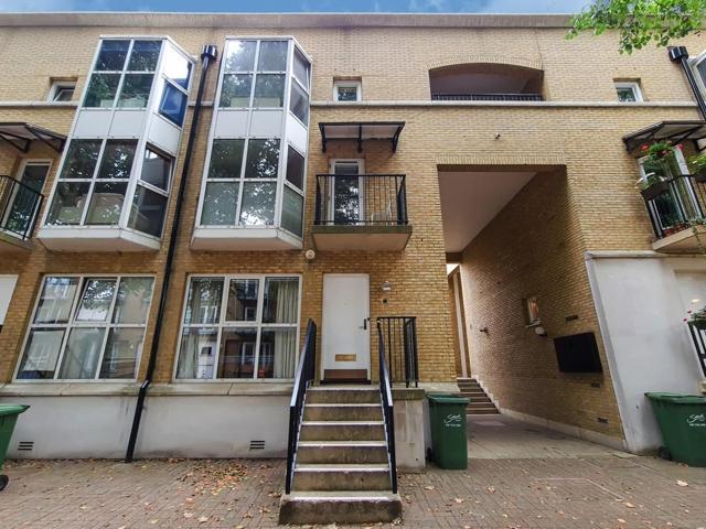 House at Greenland Passage, Greater London