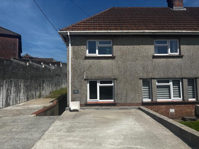 House at Grugos Avenue, Pontyberem