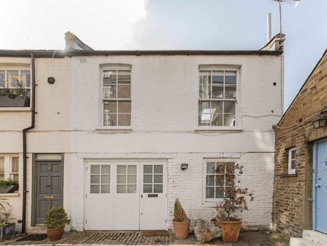 House at Hamilton Close, City of Westminster