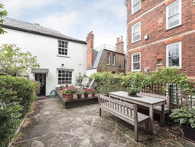 House at Hampstead Grove, Greater London