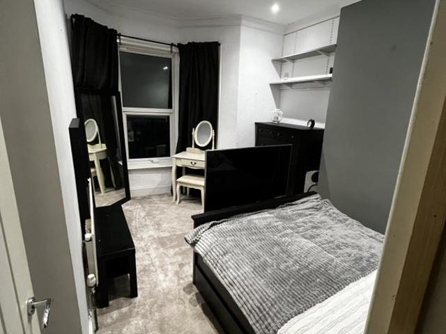 Room at Hanham Road, Kingswood