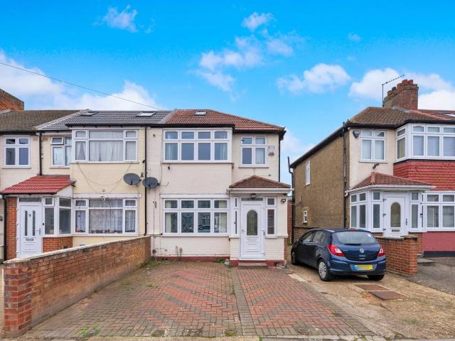 House at Hadley Gardens, Greater London