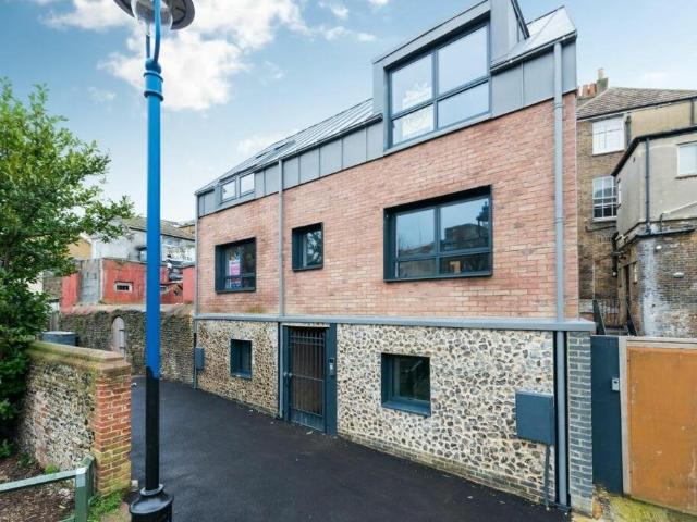 House at Harbour Street, Thanet