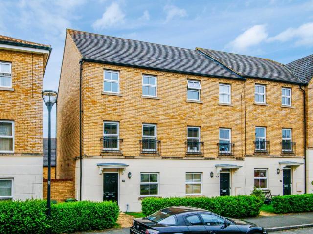House at Harlow Crescent, Milton Keynes