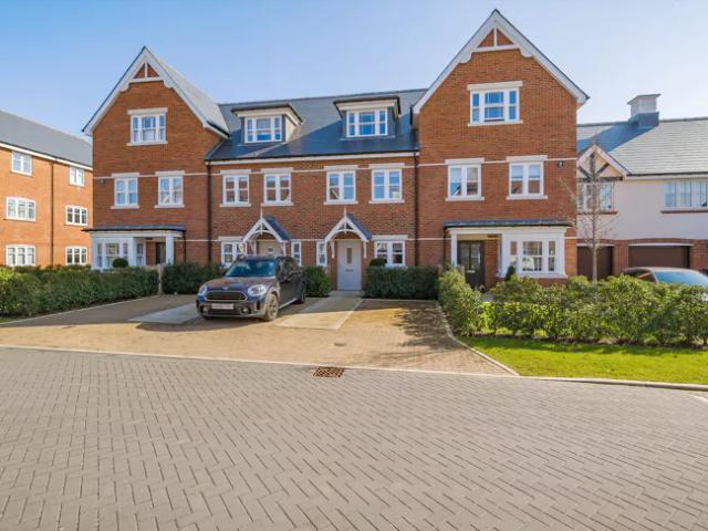 House at Hawthorne Place, Sunninghill