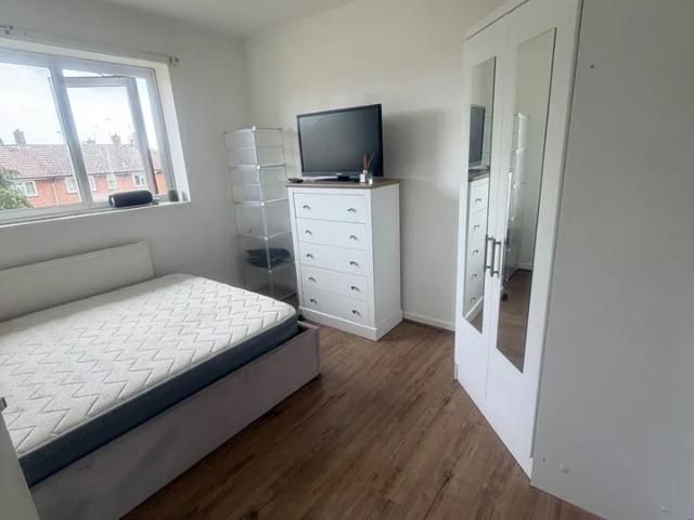 House at Hawkins Road, Crawley